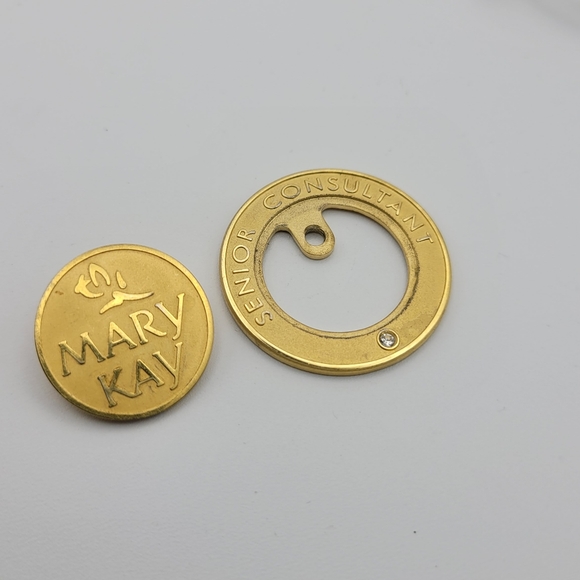 Jewelry | Vintage Gold Tone Mary Kay Lapel Pin | Poshmark